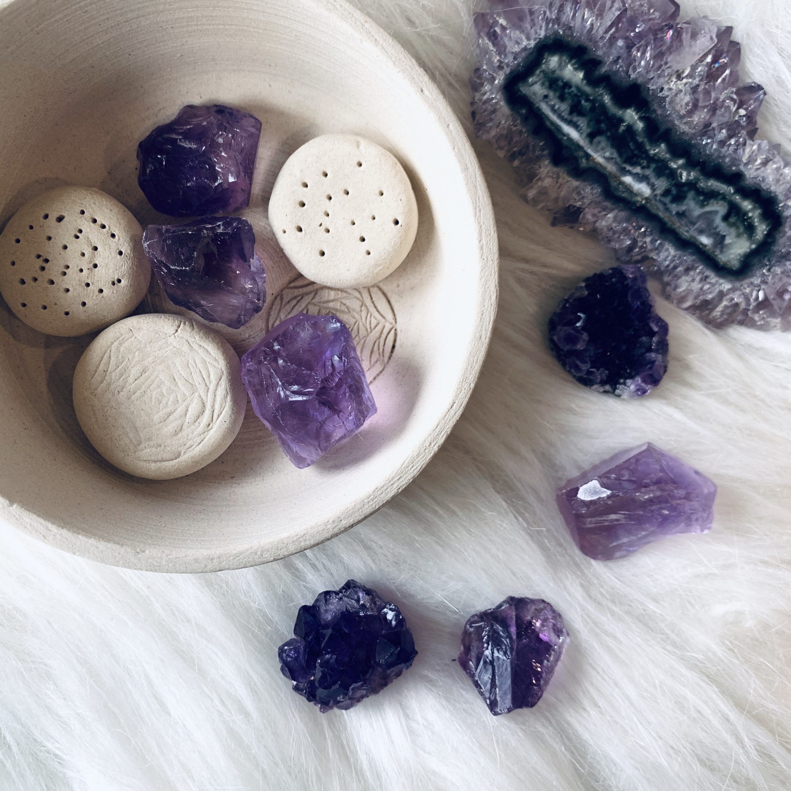 Buy Amethyst Aroma Diffuser Bowl | Handtribe